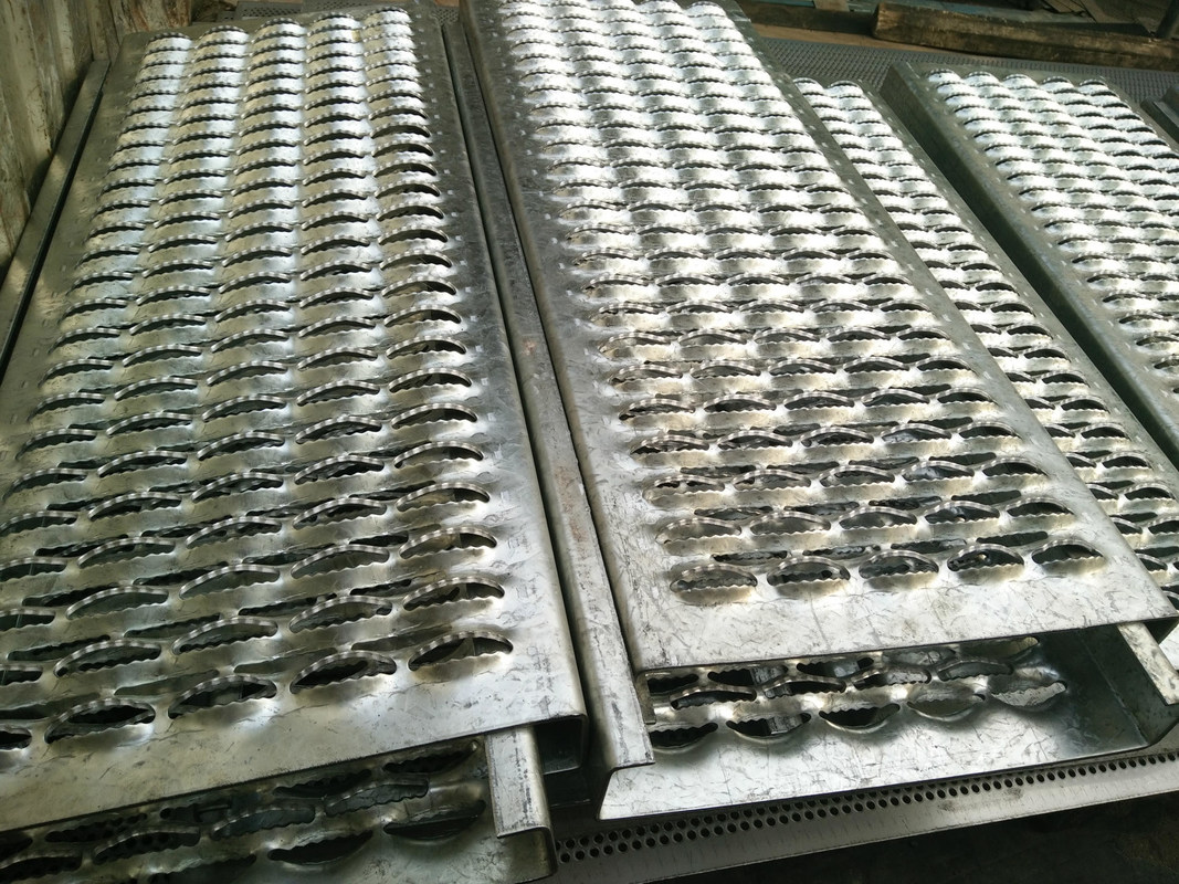 Crocodile Mouth Hole Shaped Perforated Anti Skid Steel Plate For Floor ...