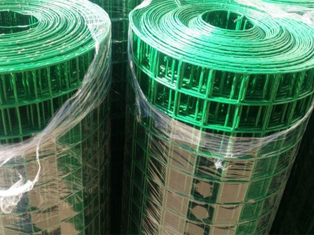 Green PVC Plastic Coated Welded Wire Mesh Panels Rolls For Making Crab Trap