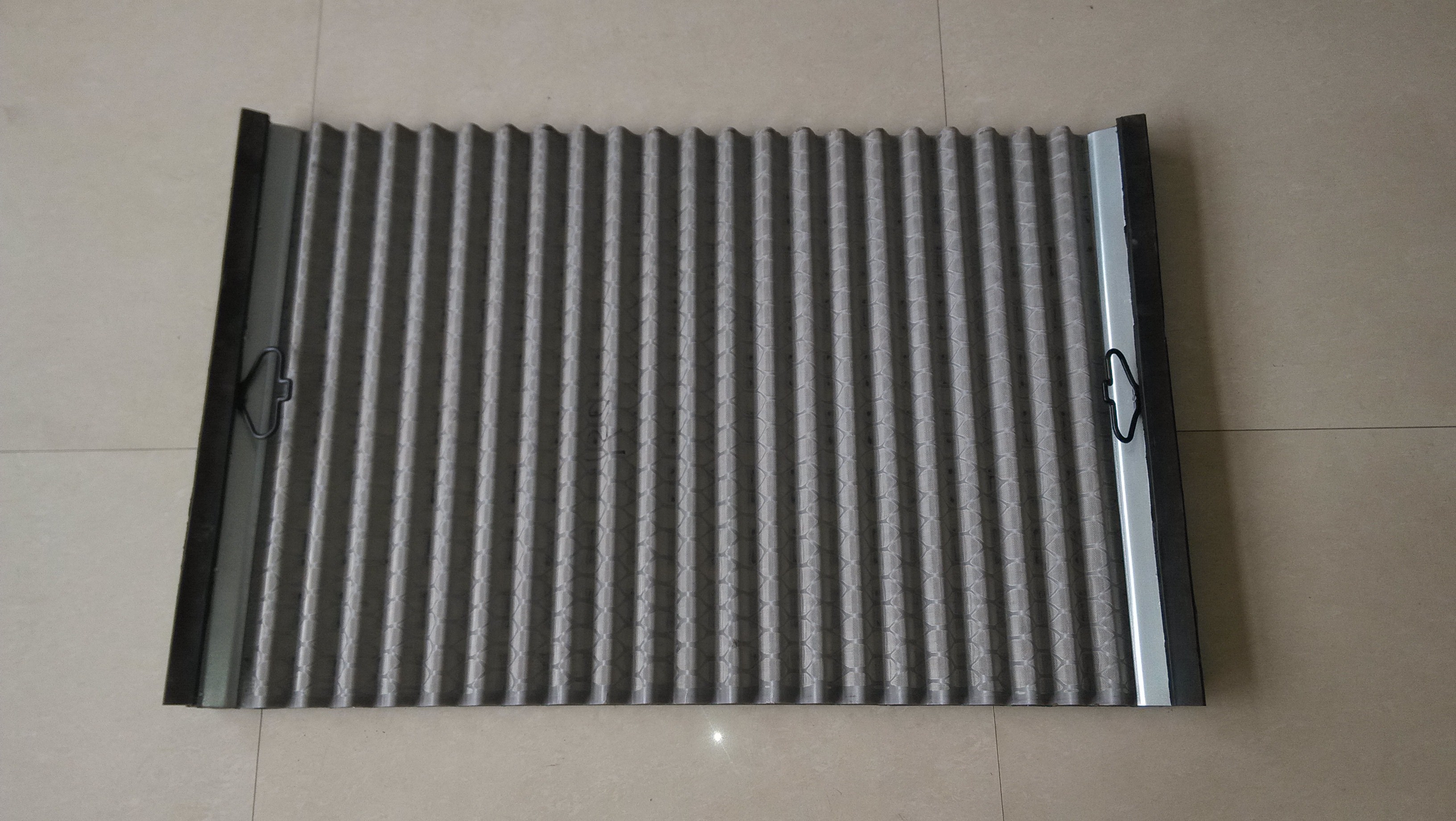 Stainless Steel Rock Shaker Screen / Vibrating Screen 697*1053mm Dimension